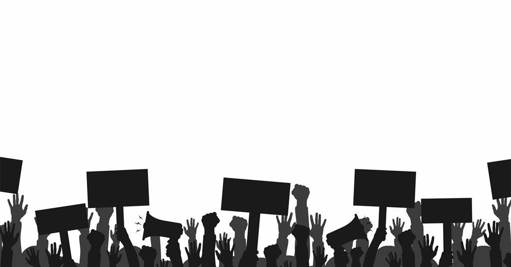 Protesters pretending to be delegates cause problems at Airmic event in ...