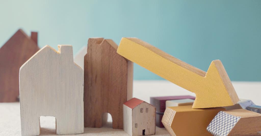 Average home insurance premiums drop 1.2% despite accidental claims ...